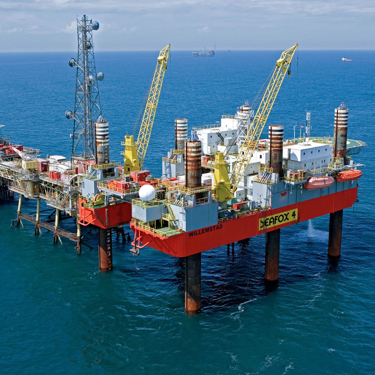 Seafox 4 heavy-lift crane integration - Nevesbu